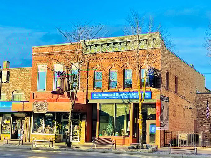 Picture-perfect pit stop: Focus your road trip on the birthplace of Wisconsin Dells tourism.