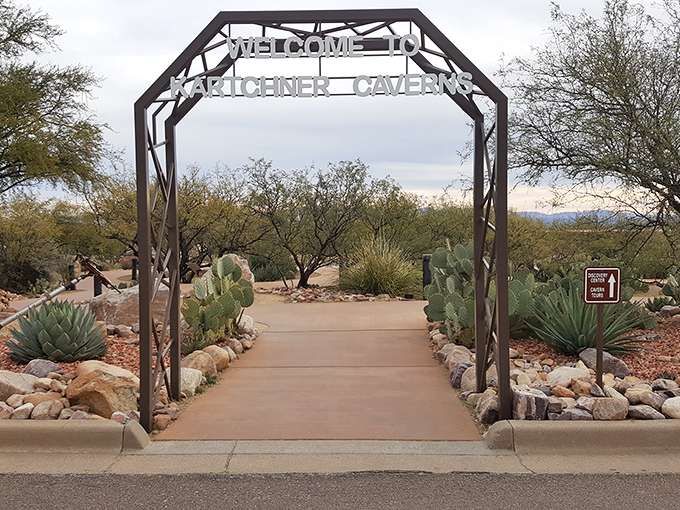 Underground wonderland alert! Kartchner Caverns proves Mother Nature's got interior design skills that would make HGTV jealous.