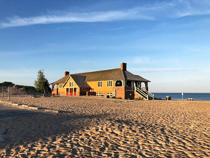 Ludington State Park Beach: The Swiss Army knife of beaches &ndash; sand, surf, dunes, and a photogenic lighthouse to boot!