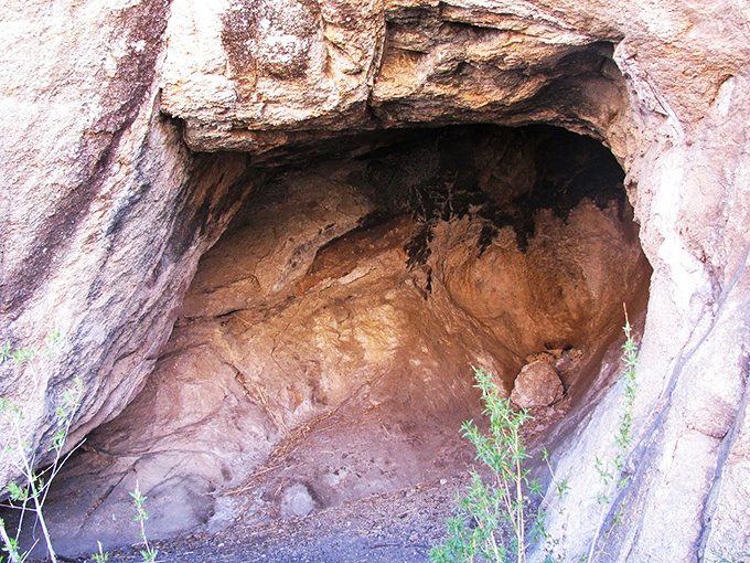 Nature's art gallery is open for business! These onyx formations are giving modern sculptors a run for their money.