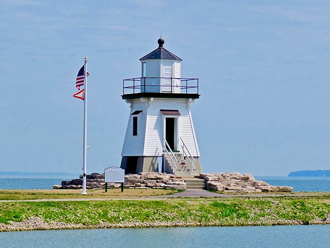 Port Clinton's pocket-sized beacon: Proof that good things come in small packages. It's the fun-sized candy bar of lighthouses!