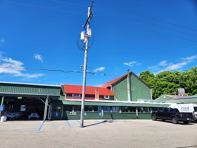 Pie lovers, your pilgrimage ends here! Crane's serves up slices of heaven that'll make you believe in a higher power &ndash; the Pie Gods.