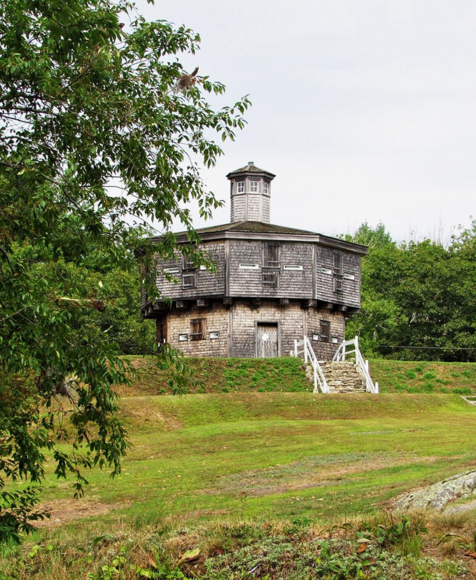 History's ultimate lookout point. Fort Edgecomb: where colonial defense meets Instagram-worthy vistas.