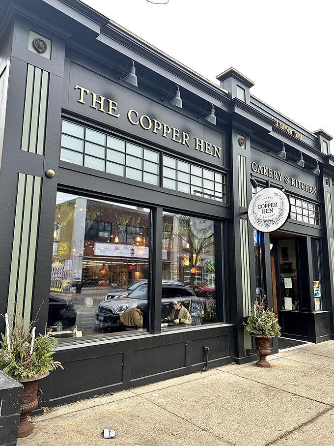 Detour to delectable: This copper-clad gem is a shining beacon for breakfast enthusiasts.