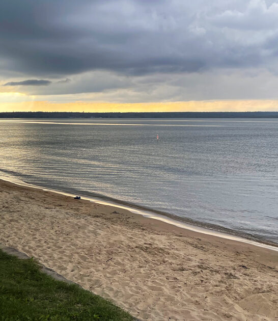 breathtaking secret beaches michigan ftr