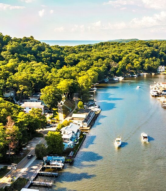 charming lakeside towns michigan ftr