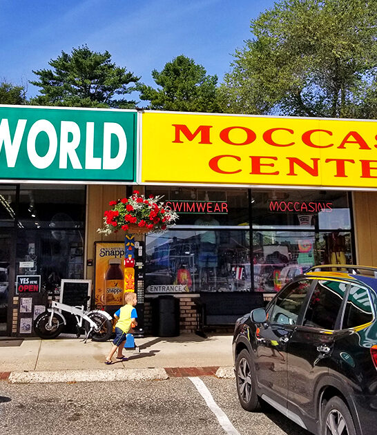 funky souvenir shops wisconsin ftr