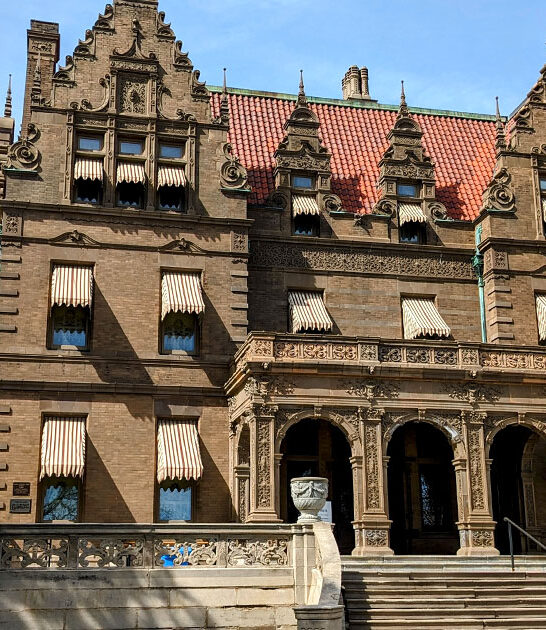 historical mansion wisconsin ftr