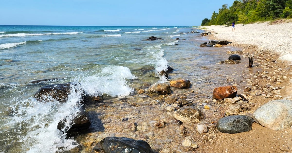 This Stunning State Park In Michigan Hides A Secret Beach You'll Want ...