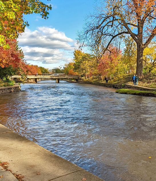 picturesque riverwalk spots illinois ftr