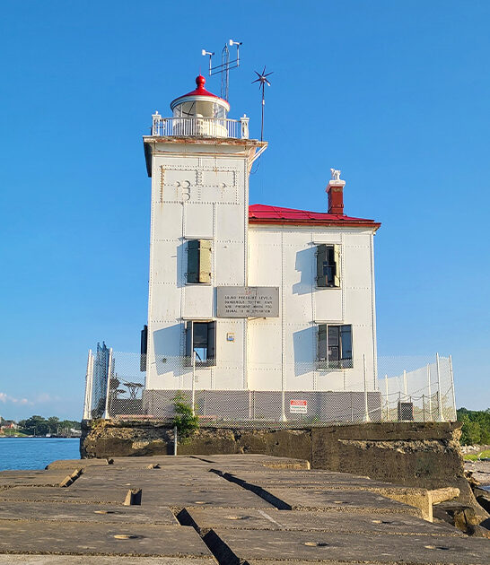 scenic ohio lighthouse ftr