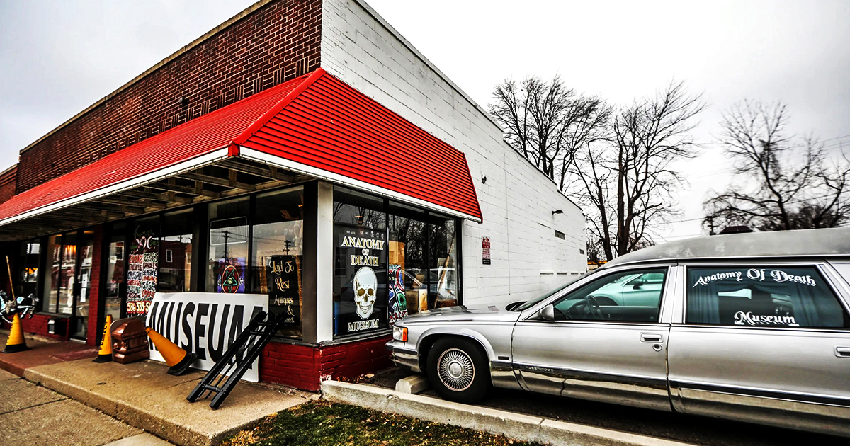 This Spooky Road Trip Will Take You To 6 Wonderfully Weird Michigan Spots