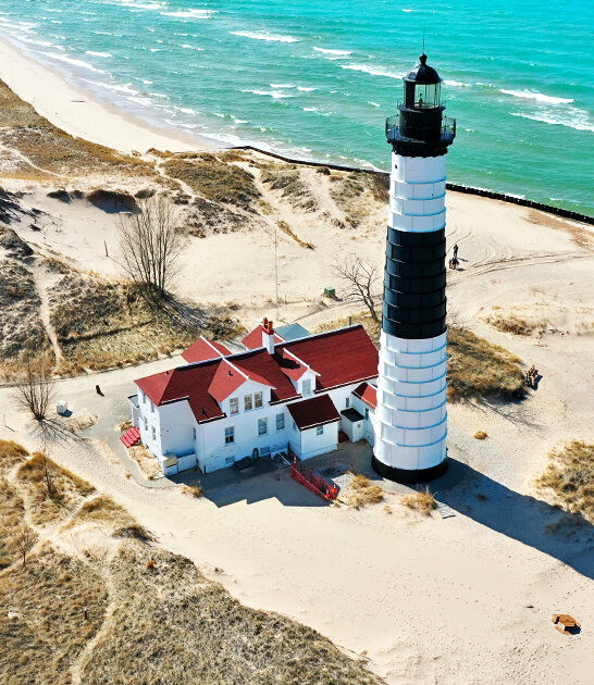 stunning lighthouses michigan ftr
