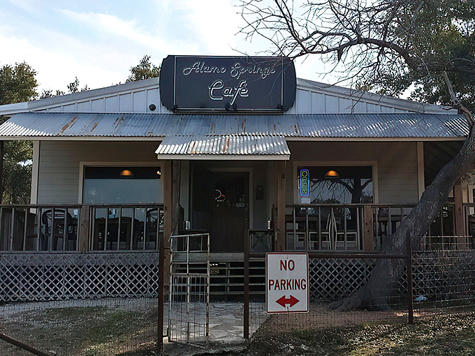 Welcome to burger paradise! Alamo Springs Caf&eacute;'s rustic charm is like a siren song for hungry travelers.
