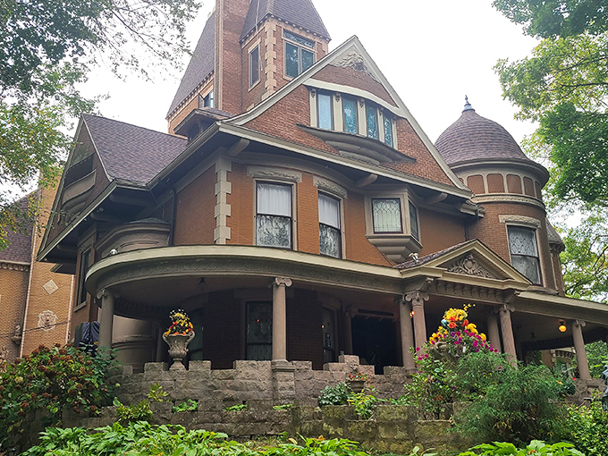 Turrets and charm, oh my! Havencrest Castle stands proud, a Victorian fantasy come to life in the heart of Illinois.