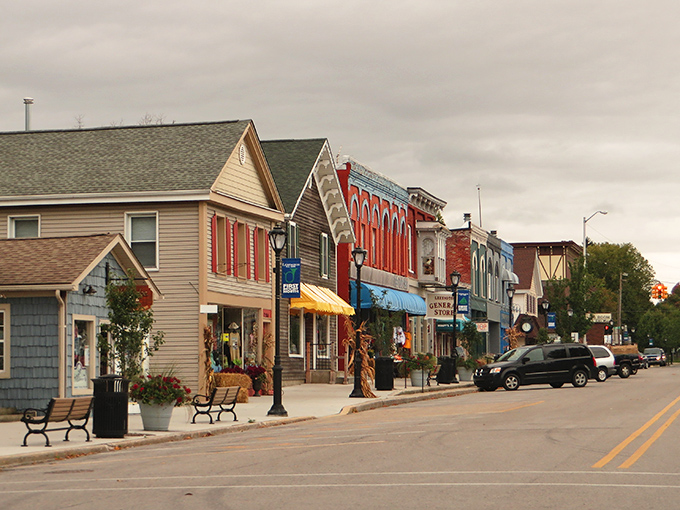 Norman Rockwell, eat your heart out! Lexington's Main Street is a postcard-perfect slice of small-town Americana.