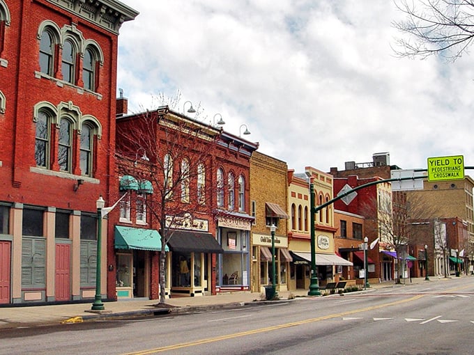 Step into a Norman Rockwell painting come to life! Marietta's historic downtown is a kaleidoscope of architectural eye candy, serving up charm by the bucketload.