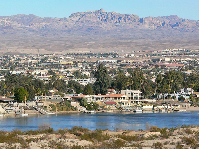 Ahoy, river rats! Bullhead City's marina is like a watery parking lot for adventure seekers. Boats bob eagerly, waiting to whisk you away to sun-soaked shenanigans on the Colorado River.