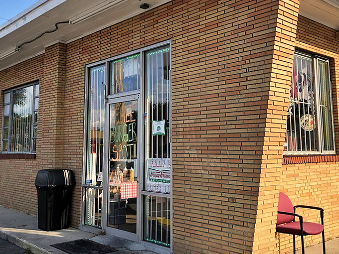 Welcome to burger paradise! Thee Burger Spot's unassuming exterior hides a world of flavor that'll make your taste buds do a happy dance.