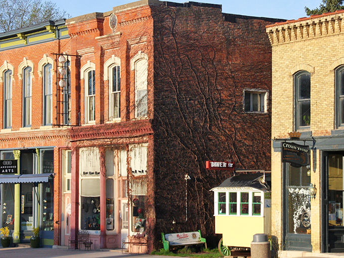 Step into a Norman Rockwell painting come to life! Lanesboro's main street is a charming time capsule of 19th-century architecture and small-town Americana.