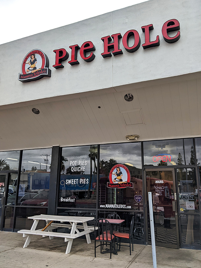 A slice of Americana nestled in the Arizona sun. Mamma Toledo's Pie Hole beckons with the promise of flaky crusts and sweet fillings.