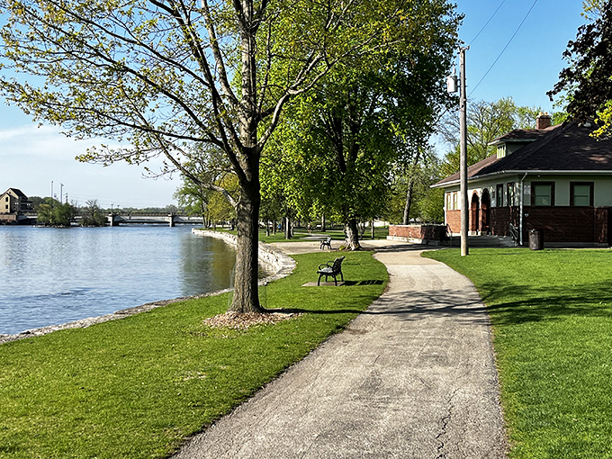 A river runs through it! Island Park's winding paths and lush greenery invite you to channel your inner Huckleberry Finn.