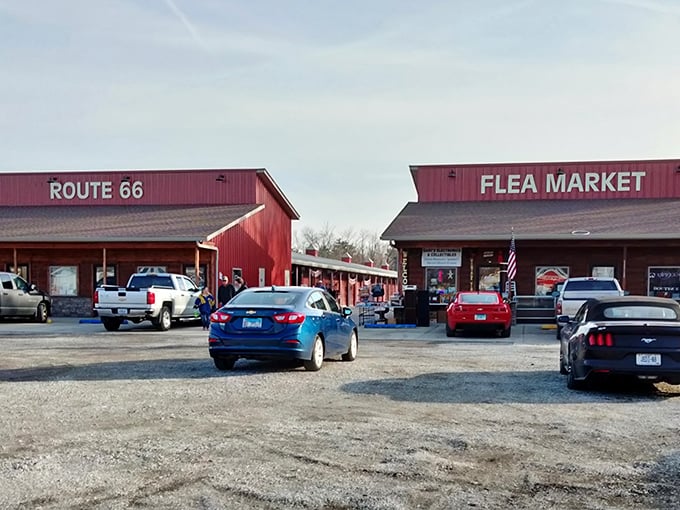 Route 66 meets Americana: This flea market is a time machine on wheels! Buckle up for a nostalgic ride through history.