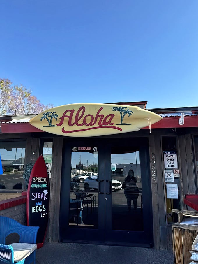 Aloha, Arizona! This little slice of paradise in Phoenix proves you don't need an ocean to catch a wave of deliciousness.