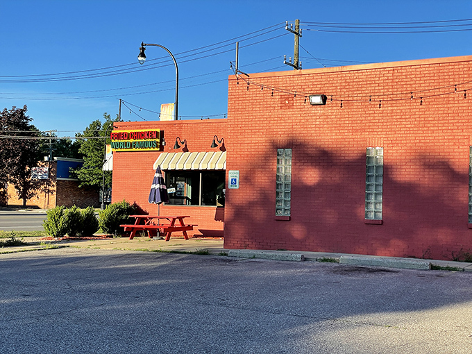 A red-brick beacon of flavor! Gus's exterior promises a no-frills experience that's all about the chicken. It's like the Fort Knox of fried poultry &ndash; plain outside, but pure gold within.