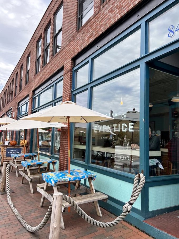 Eventide's exterior: A seafood lover's paradise in disguise! This unassuming storefront hides a world of oceanic delights waiting to be discovered.