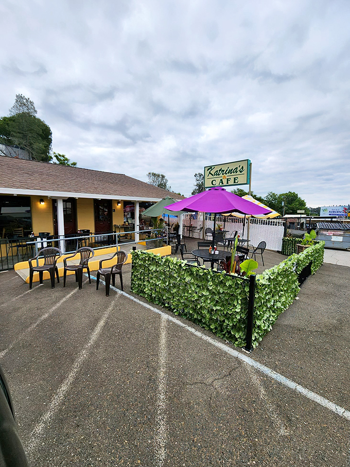 Welcome to breakfast paradise! Katrina's Caf&eacute;'s cheerful exterior promises a feast for both the eyes and the taste buds.