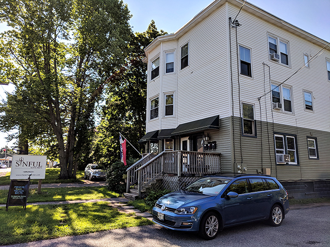 Home sweet home fries! This cozy corner of Portland is where breakfast dreams come true, and the calories don't count.