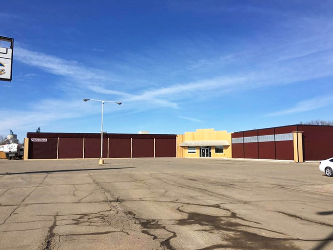 Welcome to Peddlers Market, where rustic charm meets treasure-hunting paradise! This unassuming exterior hides a world of wonders waiting to be discovered inside.