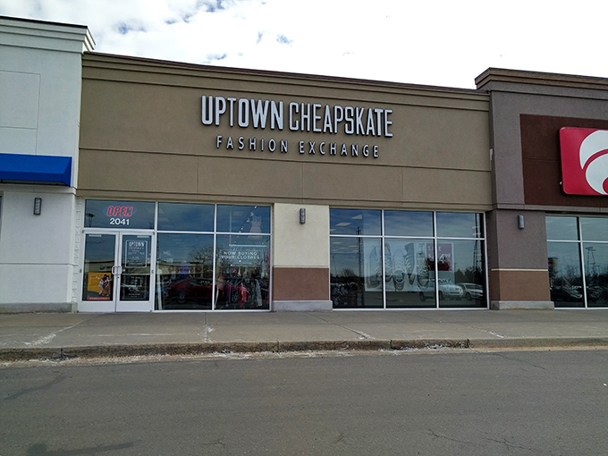A fashion oasis in the desert of retail! Uptown Cheapskate's inviting storefront promises treasure hunts and style adventures for savvy shoppers.