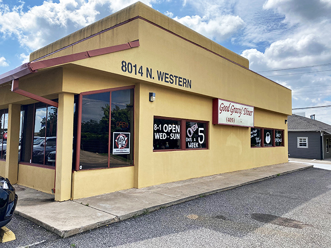 Welcome to gravy heaven! This unassuming exterior hides a treasure trove of comfort food that'll make your taste buds do a happy dance.