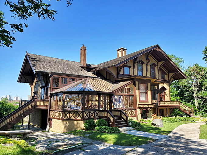Swiss chalet meets Midwest charm! This architectural oddity proves that sometimes, the best vacations are in your own backyard.