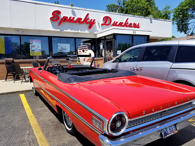 Welcome to donut paradise! Spunky Dunkers' retro charm and promise of sweet delights beckon like a siren song to sugar lovers.