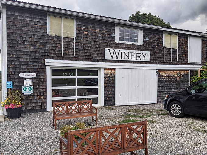 Who needs a red carpet when you've got a gravel driveway leading to wine paradise? This rustic winery beckons with charm and the promise of delicious discoveries.