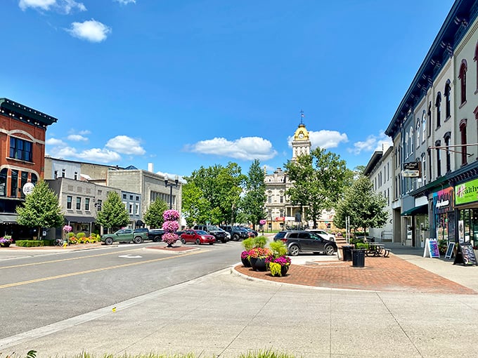 Smalltown charm meets big-city dreams! Newark's streets whisper tales of yesteryear while promising adventures around every corner.