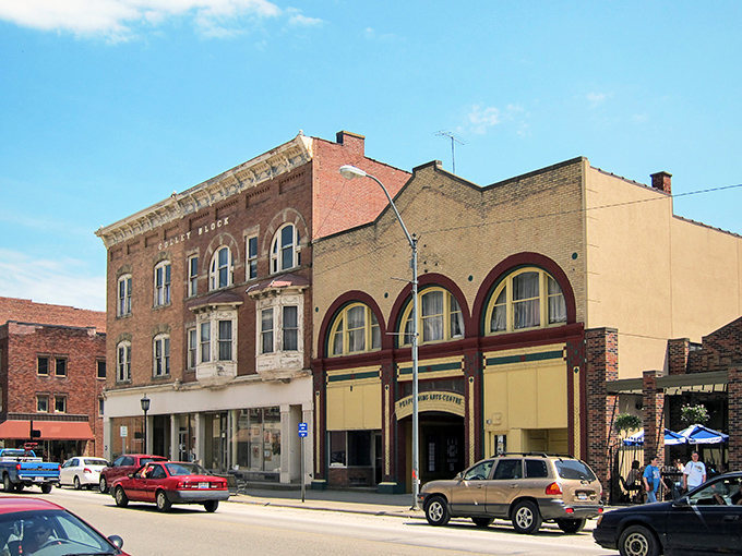 Step into a time machine, folks! Cambridge's downtown is where Norman Rockwell meets Instagram-worthy charm. These brick beauties have more stories than your grandpa after his third cup of coffee.