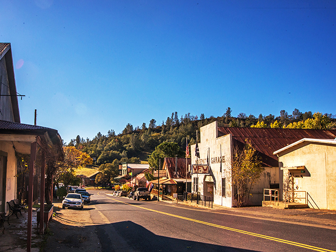 Step into a time warp! Coulterville's main street looks like it's been plucked straight from a John Wayne movie set.