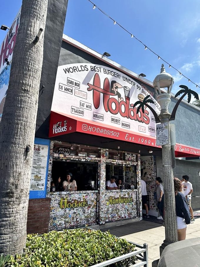 Welcome to burger paradise! Hodad's exterior is a riot of color and kitsch, promising a feast for both your eyes and taste buds.