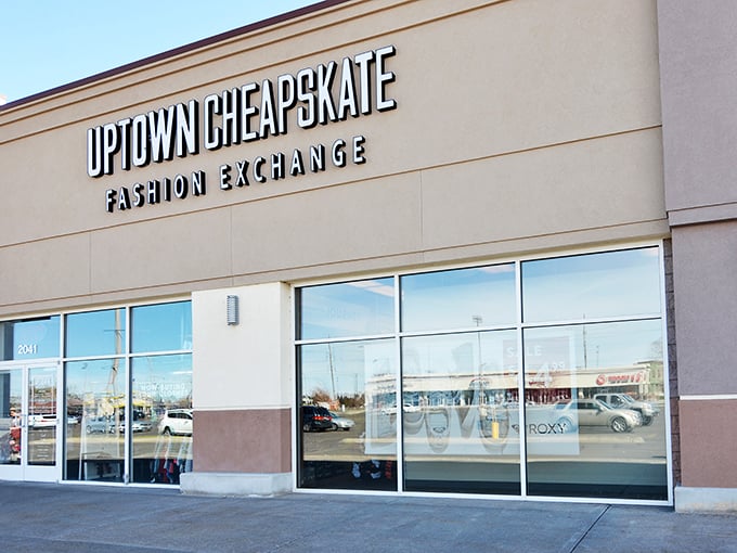 A fashion oasis in the desert of retail! Uptown Cheapskate's inviting storefront promises treasure hunts and style adventures for savvy shoppers.