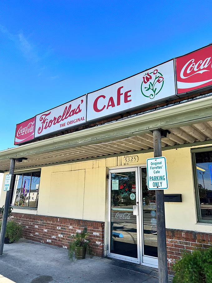 A beacon of comfort food! Fiorella's Cafe stands ready to welcome hungry souls with its promise of po-boys, fried chicken, and Southern hospitality.
