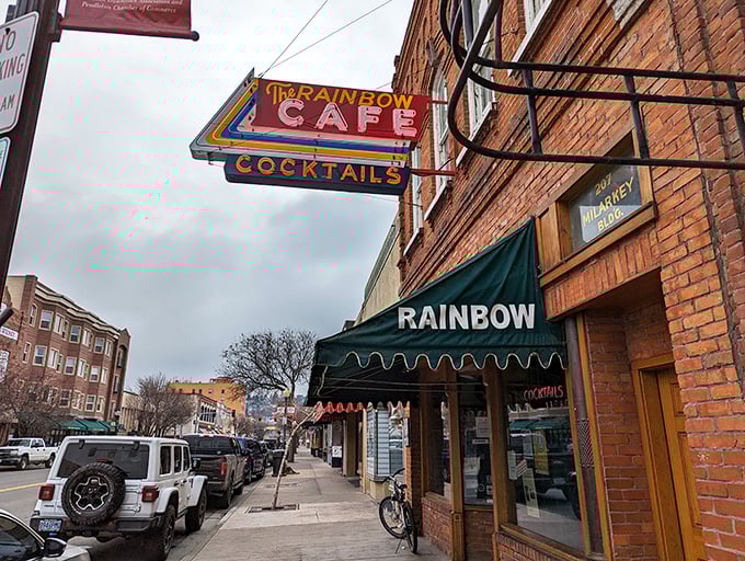 Step into a time machine disguised as a diner! The Rainbow Cafe's vintage charm will transport you faster than Doc Brown's DeLorean.