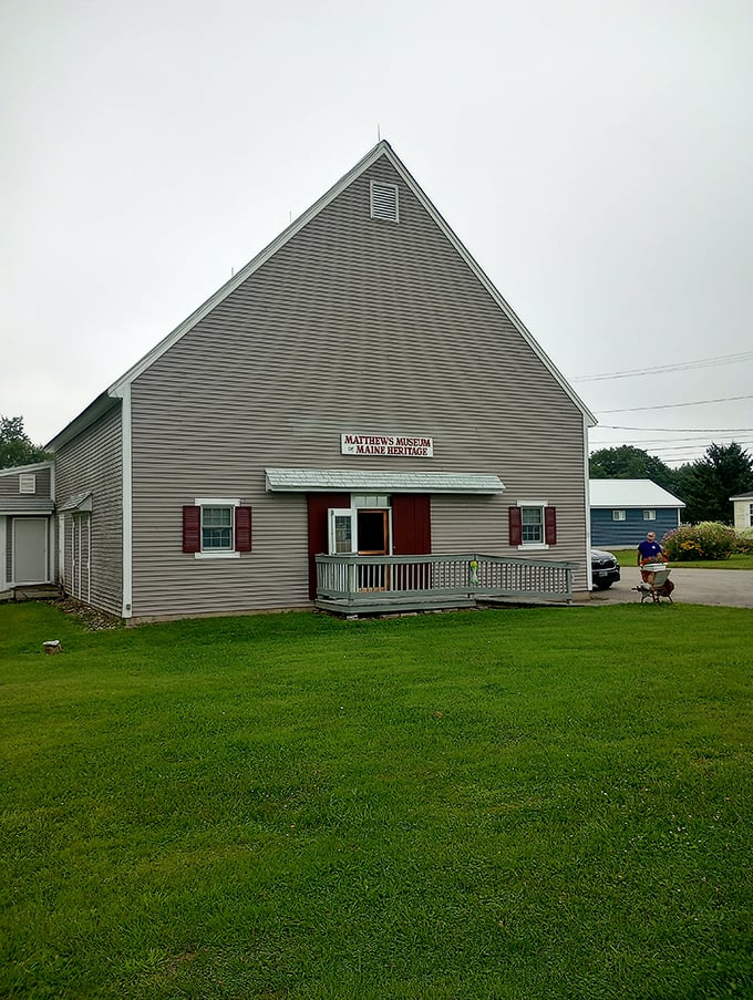 Barn-shaped time capsule alert! This unassuming exterior houses a treasure trove of Maine's rural past. Who knew history could look so cozy?
