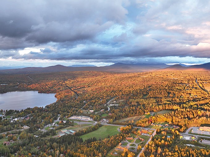 Rangeley: Where autumn paints the town in Technicolor and every view is a postcard waiting to happen.