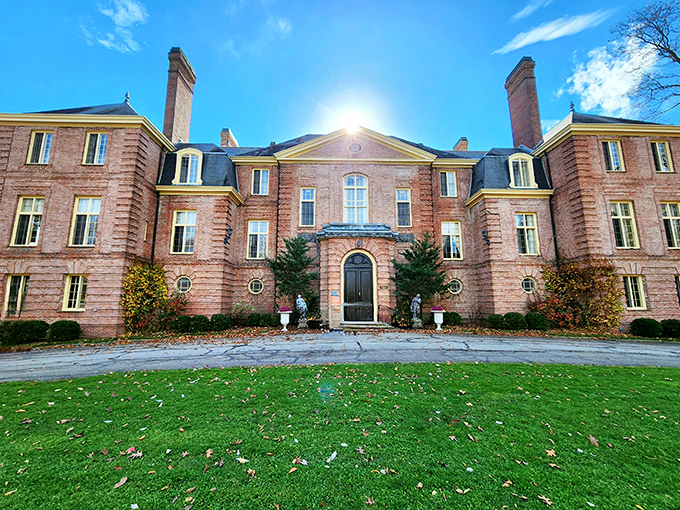 A pink sandstone palace in Ohio? It's like Downton Abbey decided to vacation in the Midwest!