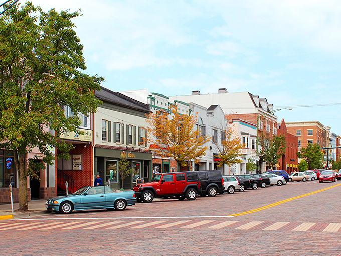 Brick-paved perfection! Oxford's main drag is like a Norman Rockwell painting come to life, with a dash of college town energy thrown in for good measure.