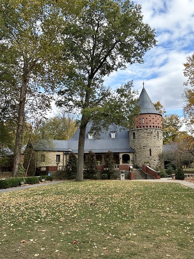 Rapunzel, eat your heart out! This fairy tale-worthy museum is where art and nature collide in a whimsical dance of stone and foliage.
